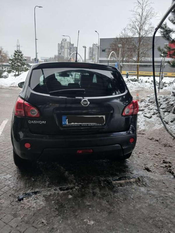 Melns Nissan Qashqai 2008 Viļņa, ar dzinēja tilpumu 2.00 L un nobraukumu 182 tūkst. km par 3800 €, foto 4 vietnē AUTOMOTO.COM.LV