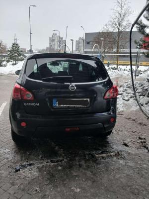 Black Nissan Qashqai 2008 in Vilnius, with an engine capacity of 2.00 L and mileage of 182 thousand km for 3800 €, photo 4 on AUTOMOTO.COM.LV