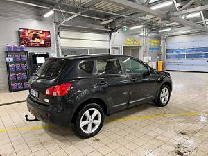 Melns Nissan Qashqai 2008 Viļņa, ar dzinēja tilpumu 2.00 L un nobraukumu 300 tūkst. km par 3999 €, foto 3 vietnē AUTOMOTO.COM.LV