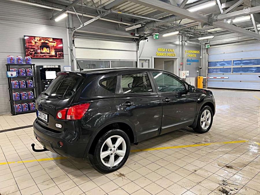 Melns Nissan Qashqai 2008 Viļņa, ar dzinēja tilpumu 2.00 L un nobraukumu 300 tūkst. km par 3999 €, foto 3 vietnē AUTOMOTO.COM.LV