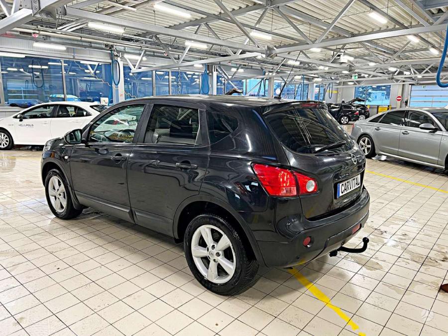 Melns Nissan Qashqai 2008 Viļņa, ar dzinēja tilpumu 2.00 L un nobraukumu 300 tūkst. km par 3999 €, foto 4 vietnē AUTOMOTO.COM.LV