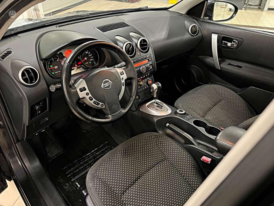 Melns Nissan Qashqai 2008 Viļņa, ar dzinēja tilpumu 2.00 L un nobraukumu 300 tūkst. km par 3999 €, foto 12 vietnē AUTOMOTO.COM.LV