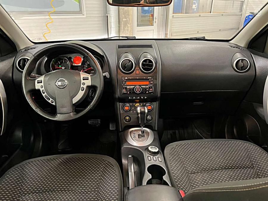 Melns Nissan Qashqai 2008 Viļņa, ar dzinēja tilpumu 2.00 L un nobraukumu 300 tūkst. km par 3999 €, foto 15 vietnē AUTOMOTO.COM.LV