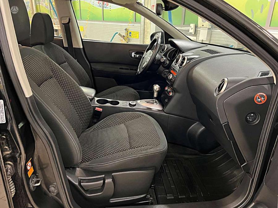 Melns Nissan Qashqai 2008 Viļņa, ar dzinēja tilpumu 2.00 L un nobraukumu 300 tūkst. km par 3999 €, foto 18 vietnē AUTOMOTO.COM.LV