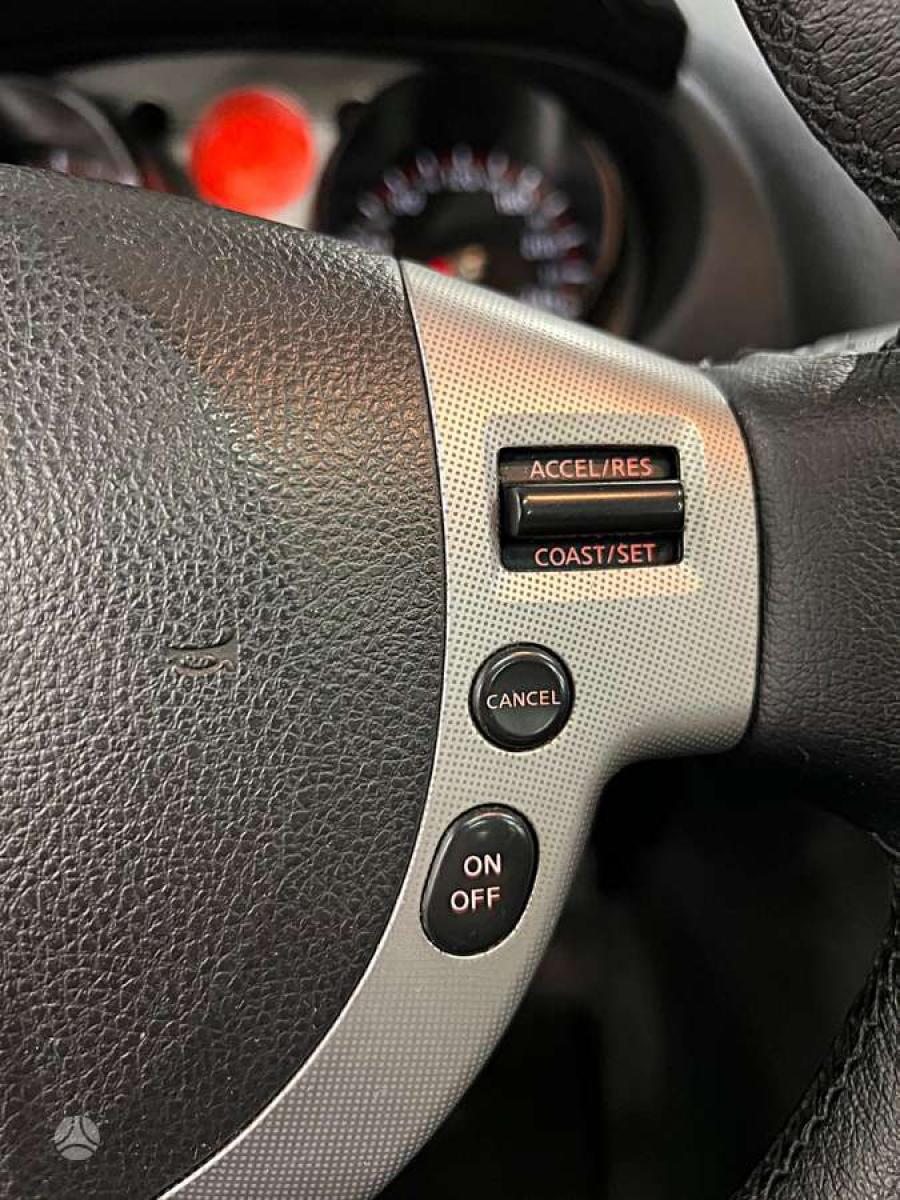 Melns Nissan Qashqai 2008 Viļņa, ar dzinēja tilpumu 2.00 L un nobraukumu 300 tūkst. km par 3999 €, foto 30 vietnē AUTOMOTO.COM.LV