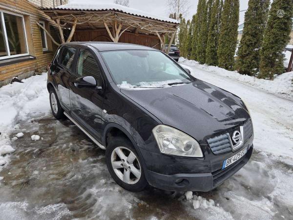 Black Nissan Qashqai 2008 in Taurage, with an engine capacity of 1.46 L and mileage of 300 thousand km for 3200 €, photo 2 on AUTOMOTO.COM.LV