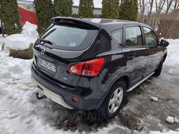 Black Nissan Qashqai 2008 in Taurage, with an engine capacity of 1.46 L and mileage of 300 thousand km for 3200 €, photo 4 on AUTOMOTO.COM.LV