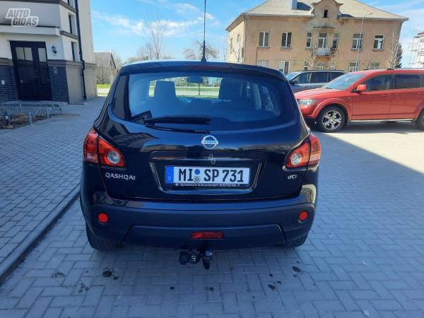 Melns Nissan Qashqai 2008 Kretinga, ar dzinēja tilpumu 2.00 L un nobraukumu 264 tūkst. km par 4490 €, foto 4 vietnē AUTOMOTO.COM.LV