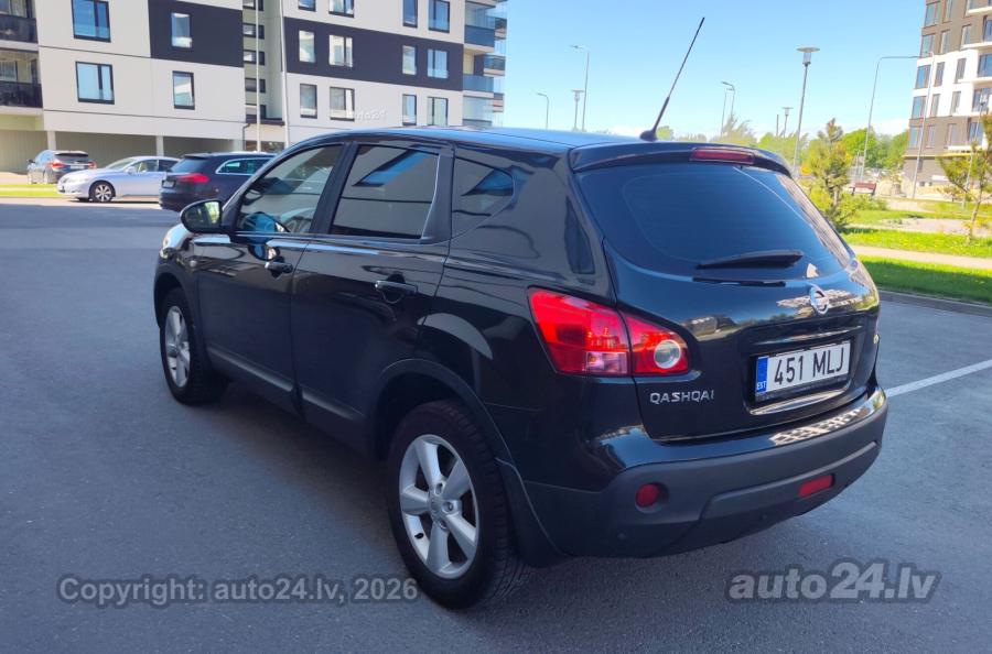 Black Nissan Qashqai 2008 in Tallinn, with an engine capacity of 2.00 L and mileage of 197 thousand km for 3499 €, photo 7 on AUTOMOTO.COM.LV