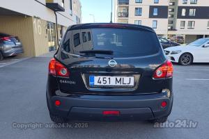 Black Nissan Qashqai 2008 in Tallinn, with an engine capacity of 2.00 L and mileage of 197 thousand km for 3499 €, photo 8 on AUTOMOTO.COM.LV