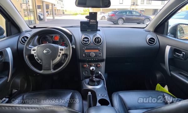 Melns Nissan Qashqai 2008 Tallina, ar dzinēja tilpumu 2.00 L un nobraukumu 197 tūkst. km par 3499 €, foto 9 vietnē AUTOMOTO.COM.LV