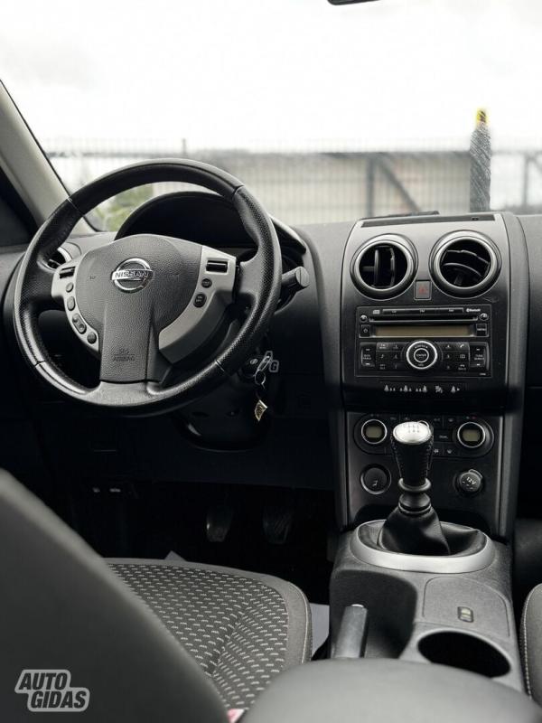Black Nissan Qashqai 2008 in Klaipeda, with an engine capacity of 1.50 L and mileage of 252 thousand km for 3299 €, photo 9 on AUTOMOTO.COM.LV