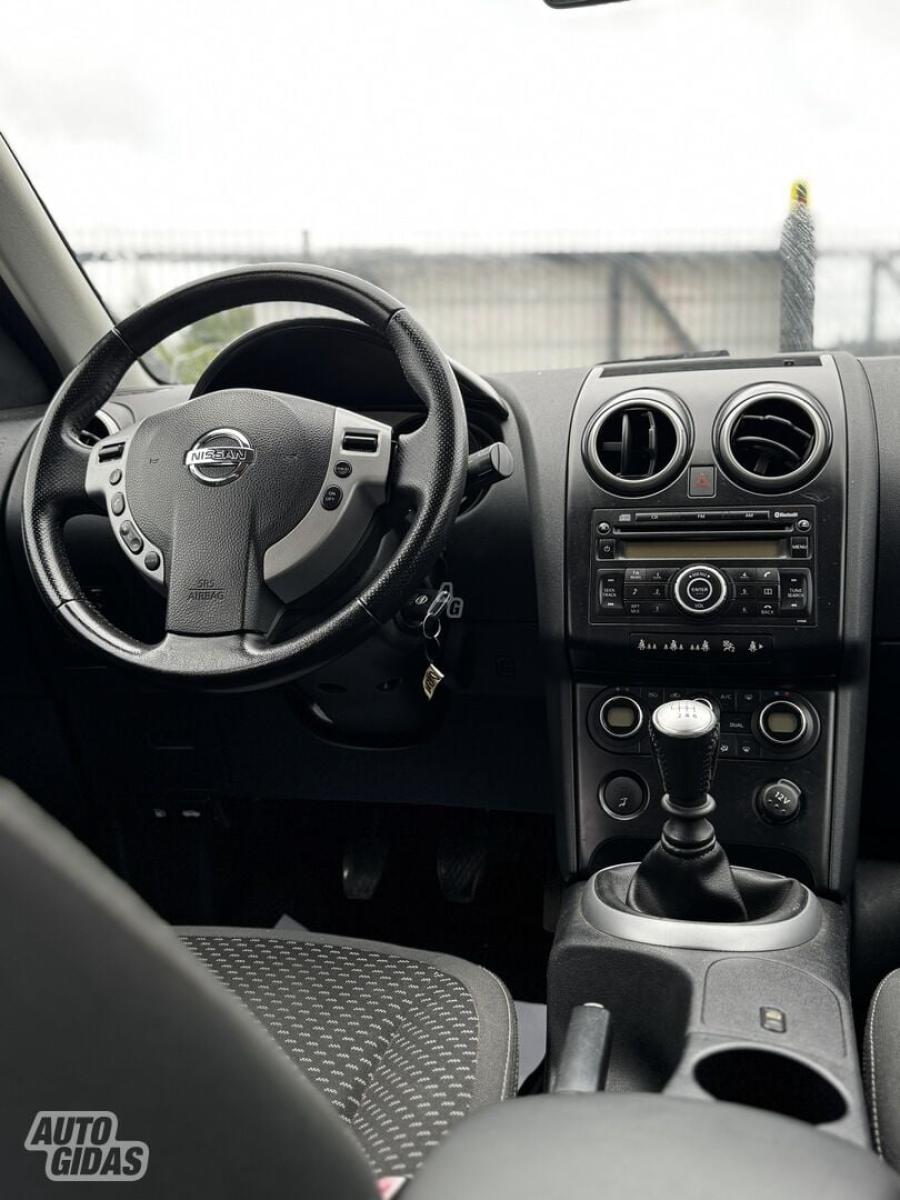 Melns Nissan Qashqai 2008 Klaipėda, ar dzinēja tilpumu 1.50 L un nobraukumu 252 tūkst. km par 3299 €, foto 10 vietnē AUTOMOTO.COM.LV