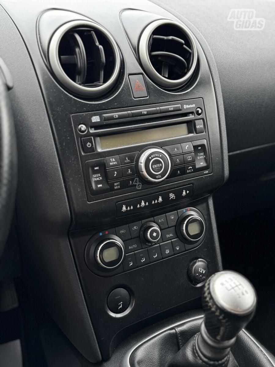 Melns Nissan Qashqai 2008 Klaipėda, ar dzinēja tilpumu 1.50 L un nobraukumu 252 tūkst. km par 3299 €, foto 12 vietnē AUTOMOTO.COM.LV