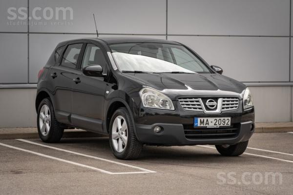 Black Nissan Qashqai 2008 in Riga, with an engine capacity of 2.00 L and mileage of 267 thousand km for 2950 €, photo 3 on AUTOMOTO.COM.LV