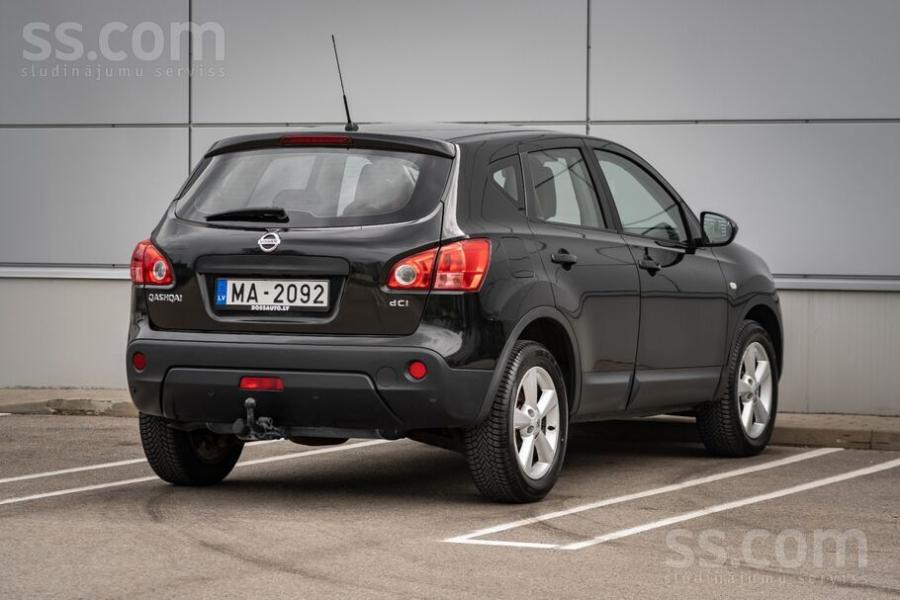 Melns Nissan Qashqai 2008 Rīga, ar dzinēja tilpumu 2.00 L un nobraukumu 267 tūkst. km par 2950 €, foto 5 vietnē AUTOMOTO.COM.LV