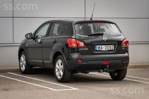 Melns Nissan Qashqai 2008 Rīga, ar dzinēja tilpumu 2.00 L un nobraukumu 267 tūkst. km par 2950 €, foto 7 vietnē AUTOMOTO.COM.LV