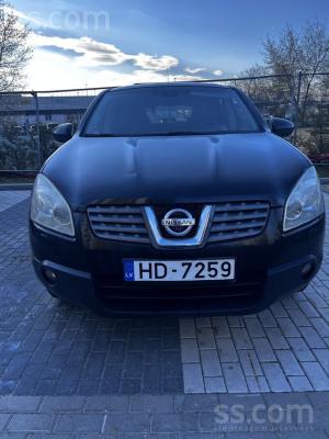Melns Nissan Qashqai 2008 Rīga, ar dzinēja tilpumu 1.50 L un nobraukumu 198 tūkst. km par 4200 €, foto  vietnē AUTOMOTO.COM.LV
