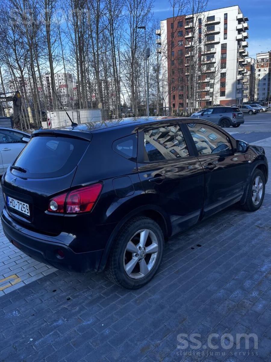 Melns Nissan Qashqai 2008 Rīga, ar dzinēja tilpumu 1.50 L un nobraukumu 198 tūkst. km par 4200 €, foto 5 vietnē AUTOMOTO.COM.LV