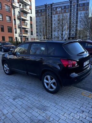 Melns Nissan Qashqai 2008 Rīga, ar dzinēja tilpumu 1.50 L un nobraukumu 198 tūkst. km par 4200 €, foto 7 vietnē AUTOMOTO.COM.LV