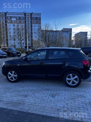 Melns Nissan Qashqai 2008 Rīga, ar dzinēja tilpumu 1.50 L un nobraukumu 198 tūkst. km par 4200 €, foto 8 vietnē AUTOMOTO.COM.LV