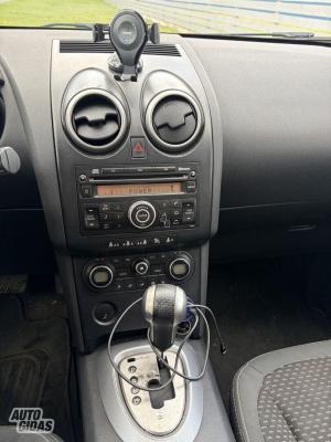 Black Nissan Qashqai 2008 in Kaunas, with an engine capacity of 2.00 L and mileage of 282 thousand km for 3100 €, photo 12 on AUTOMOTO.COM.LV