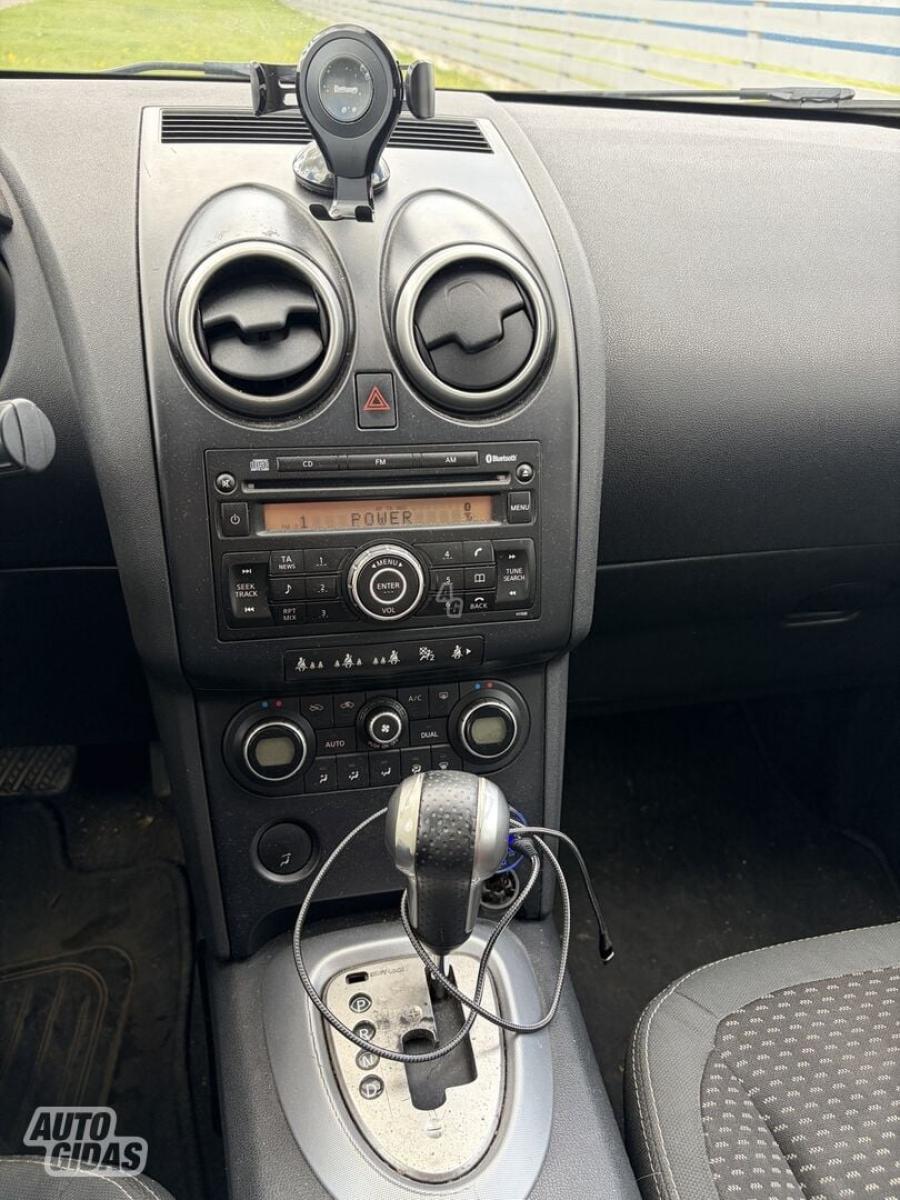 Black Nissan Qashqai 2008 in Kaunas, with an engine capacity of 2.00 L and mileage of 282 thousand km for 3100 €, photo 12 on AUTOMOTO.COM.LV
