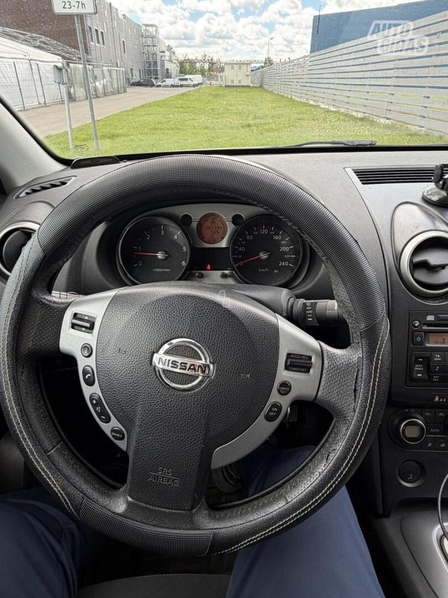Black Nissan Qashqai 2008 in Kaunas, with an engine capacity of 2.00 L and mileage of 282 thousand km for 3100 €, photo 13 on AUTOMOTO.COM.LV