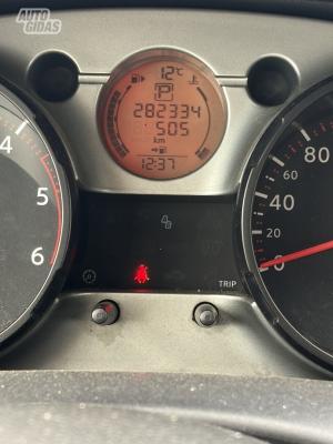 Black Nissan Qashqai 2008 in Kaunas, with an engine capacity of 2.00 L and mileage of 282 thousand km for 3100 €, photo 15 on AUTOMOTO.COM.LV