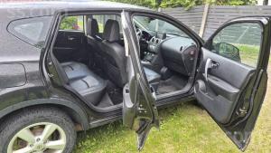 Melns Nissan Qashqai 2008 Rīga, ar dzinēja tilpumu 1.90 L un nobraukumu 302 tūkst. km par 2500 €, foto 9 vietnē AUTOMOTO.COM.LV