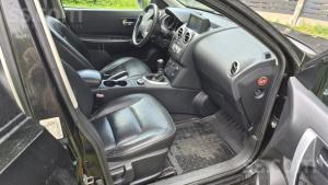 Melns Nissan Qashqai 2008 Rīga, ar dzinēja tilpumu 1.90 L un nobraukumu 302 tūkst. km par 2500 €, foto 10 vietnē AUTOMOTO.COM.LV