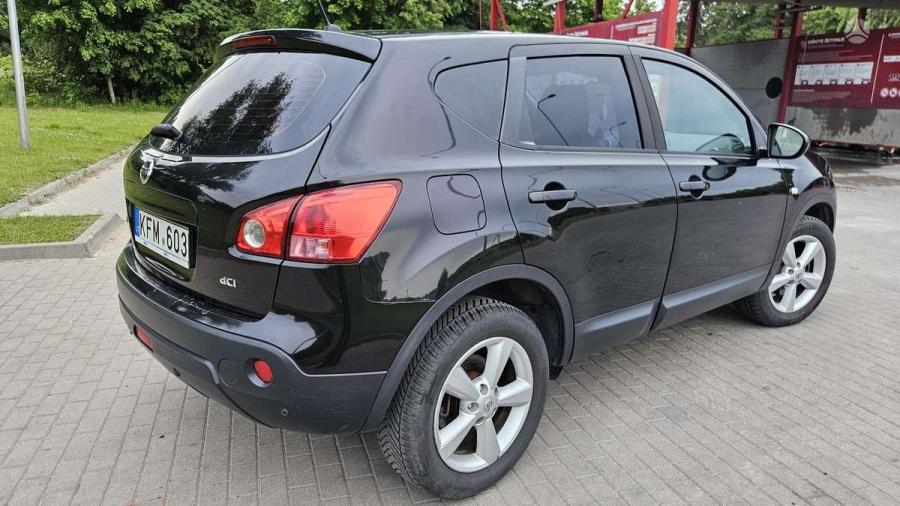 Melns Nissan Qashqai 2008 Alīta, ar dzinēja tilpumu 1.46 L un nobraukumu 290 tūkst. km par 2900 €, foto 6 vietnē AUTOMOTO.COM.LV