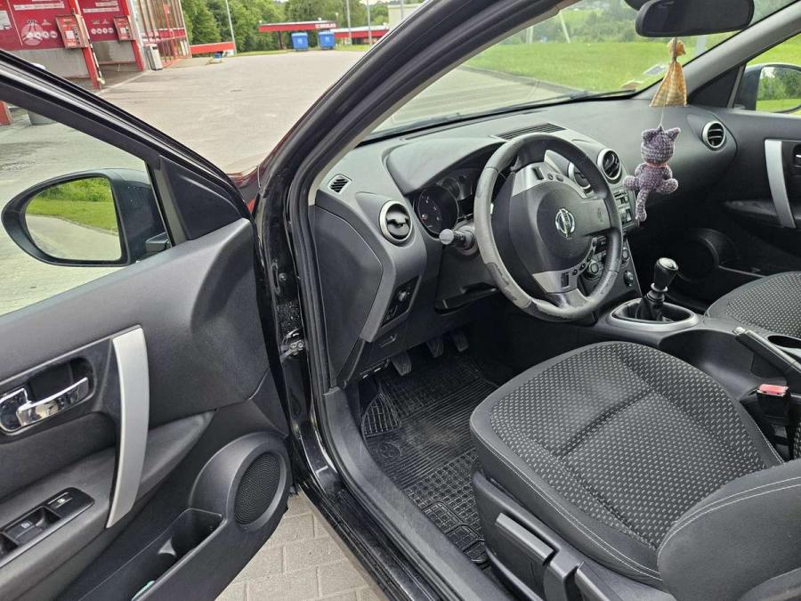 Melns Nissan Qashqai 2008 Alīta, ar dzinēja tilpumu 1.46 L un nobraukumu 290 tūkst. km par 2900 €, foto 11 vietnē AUTOMOTO.COM.LV