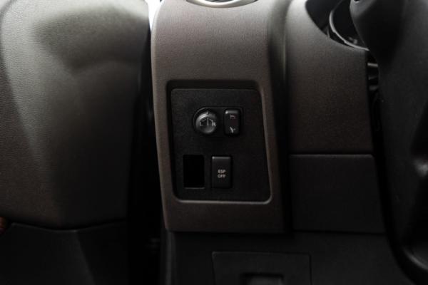 Melns Nissan Qashqai 2008 Rīga, ar dzinēja tilpumu 2.00 L un nobraukumu 258 tūkst. km par 4000 €, foto 3 vietnē AUTOMOTO.COM.LV