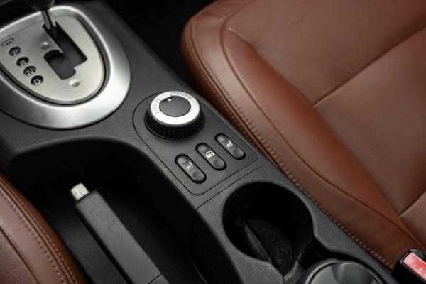 Melns Nissan Qashqai 2008 Rīga, ar dzinēja tilpumu 2.00 L un nobraukumu 258 tūkst. km par 4000 €, foto 4 vietnē AUTOMOTO.COM.LV