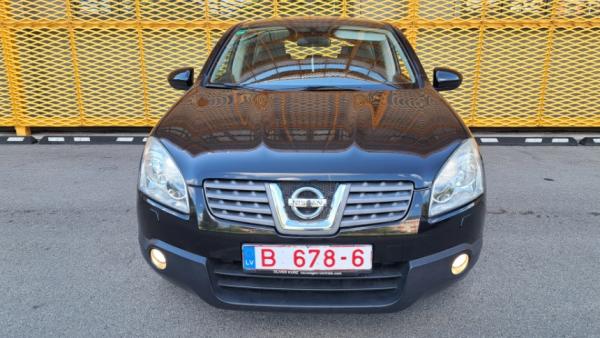 Black Nissan Qashqai 2008 in Riga, with an engine capacity of 2.00 L and mileage of 200 thousand km for 5150 €, photo 2 on AUTOMOTO.COM.LV