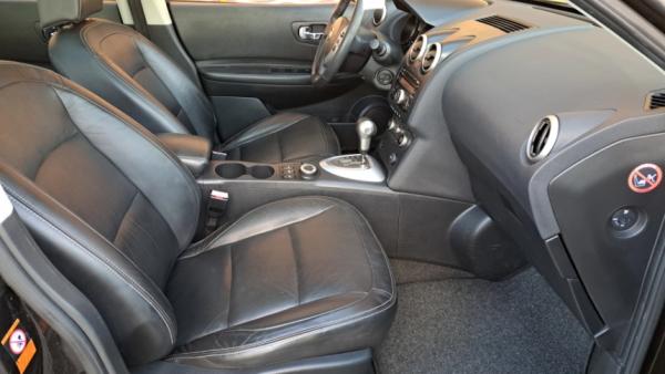 Black Nissan Qashqai 2008 in Riga, with an engine capacity of 2.00 L and mileage of 200 thousand km for 5150 €, photo 4 on AUTOMOTO.COM.LV