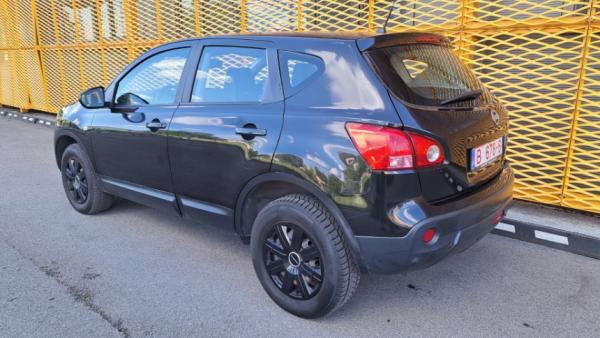 Black Nissan Qashqai 2008 in Riga, with an engine capacity of 2.00 L and mileage of 200 thousand km for 5150 €, photo 5 on AUTOMOTO.COM.LV