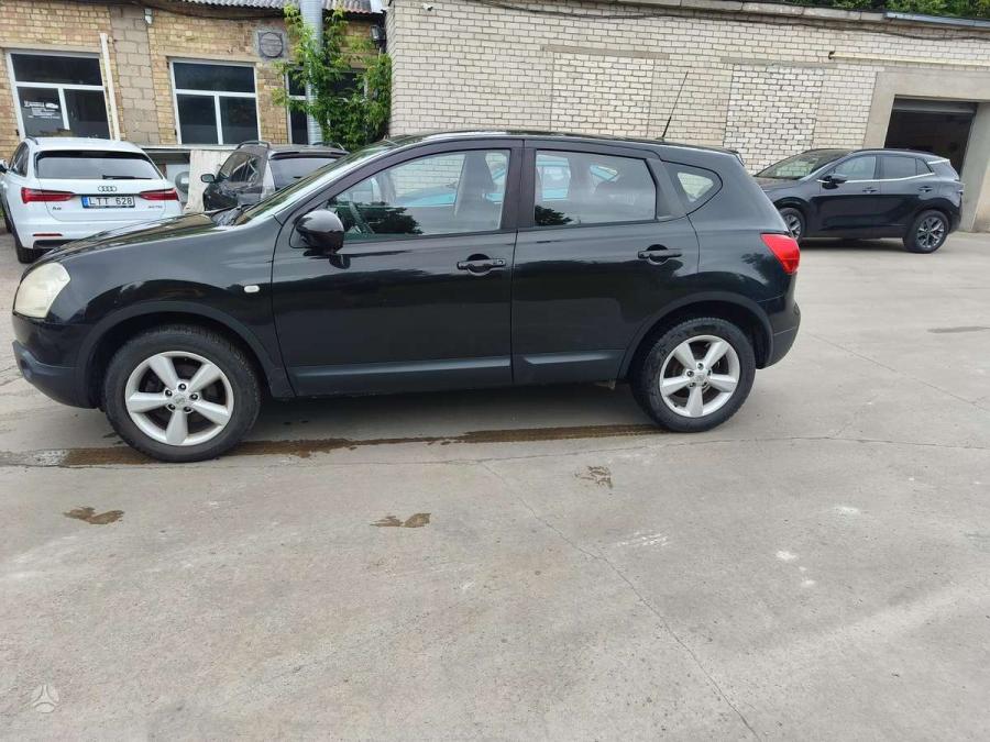 Melns Nissan Qashqai 2008 Panevēža, ar dzinēja tilpumu 1.46 L un nobraukumu 248 tūkst. km par 1600 €, foto 3 vietnē AUTOMOTO.COM.LV