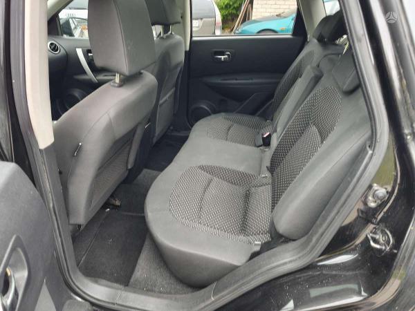 Black Nissan Qashqai 2008 in Panevezys, with an engine capacity of 1.46 L and mileage of 248 thousand km for 1600 €, photo 7 on AUTOMOTO.COM.LV