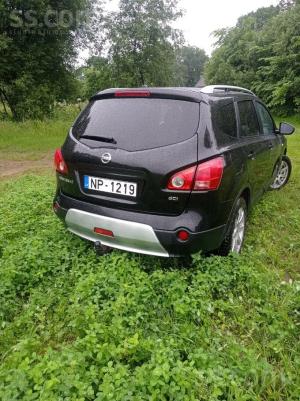 Melns Nissan Qashqai 2008 Rīga, ar dzinēja tilpumu 2.00 L un nobraukumu 278 tūkst. km par 3500 €, foto 5 vietnē AUTOMOTO.COM.LV