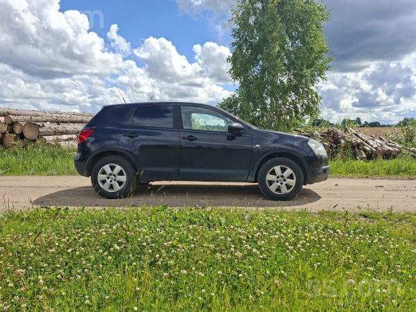 Black Nissan Qashqai 2008 in Balvi, with an engine capacity of 1.50 L and mileage of 340 thousand km for 1250 €, photo 2 on AUTOMOTO.COM.LV
