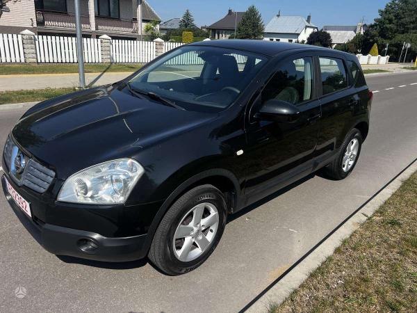Black Nissan Qashqai 2008 in Vilkaviskis, with an engine capacity of 2.00 L and mileage of 194 thousand km for 3399 €, photo 1 on AUTOMOTO.COM.LV