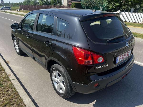 Black Nissan Qashqai 2008 in Vilkaviskis, with an engine capacity of 2.00 L and mileage of 194 thousand km for 3399 €, photo 6 on AUTOMOTO.COM.LV