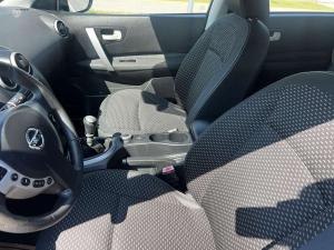 Melns Nissan Qashqai 2008 Vilkaviškis, ar dzinēja tilpumu 2.00 L un nobraukumu 194 tūkst. km par 3399 €, foto 10 vietnē AUTOMOTO.COM.LV