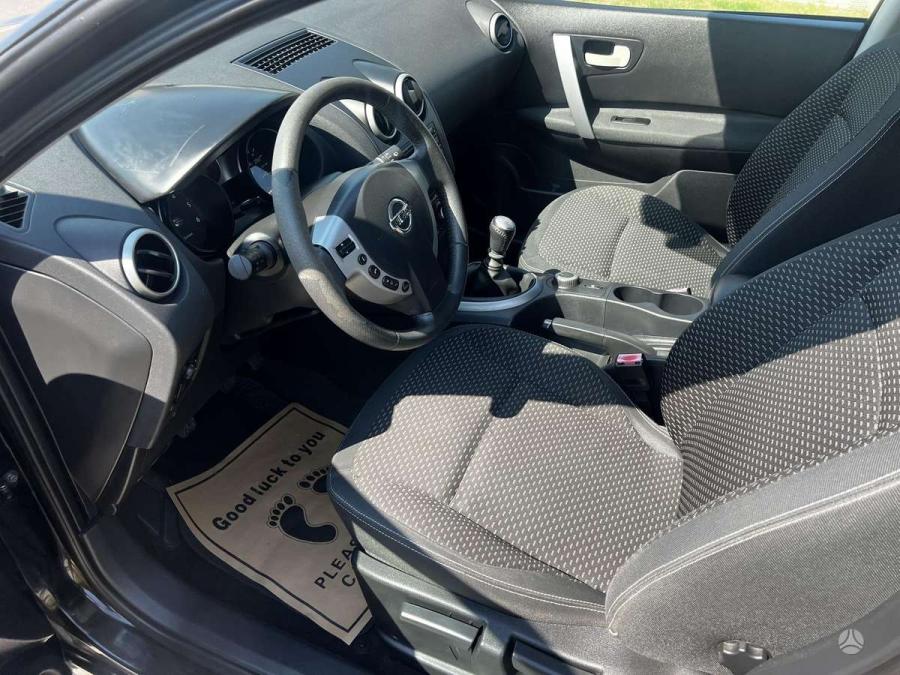 Melns Nissan Qashqai 2008 Vilkaviškis, ar dzinēja tilpumu 2.00 L un nobraukumu 194 tūkst. km par 3399 €, foto 11 vietnē AUTOMOTO.COM.LV