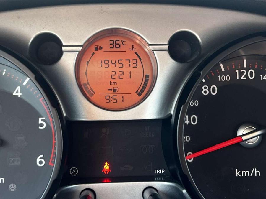 Melns Nissan Qashqai 2008 Vilkaviškis, ar dzinēja tilpumu 2.00 L un nobraukumu 194 tūkst. km par 3399 €, foto 14 vietnē AUTOMOTO.COM.LV