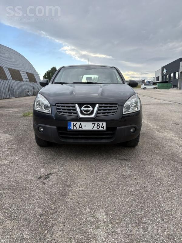 Melns Nissan Qashqai 2008 Cēsis, ar dzinēja tilpumu 1.50 L un nobraukumu 285 tūkst. km par 3650 €, foto 1 vietnē AUTOMOTO.COM.LV