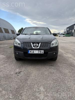 Black Nissan Qashqai 2008 in Cesis, with an engine capacity of 1.50 L and mileage of 285 thousand km for 3650 €, photo  on AUTOMOTO.COM.LV
