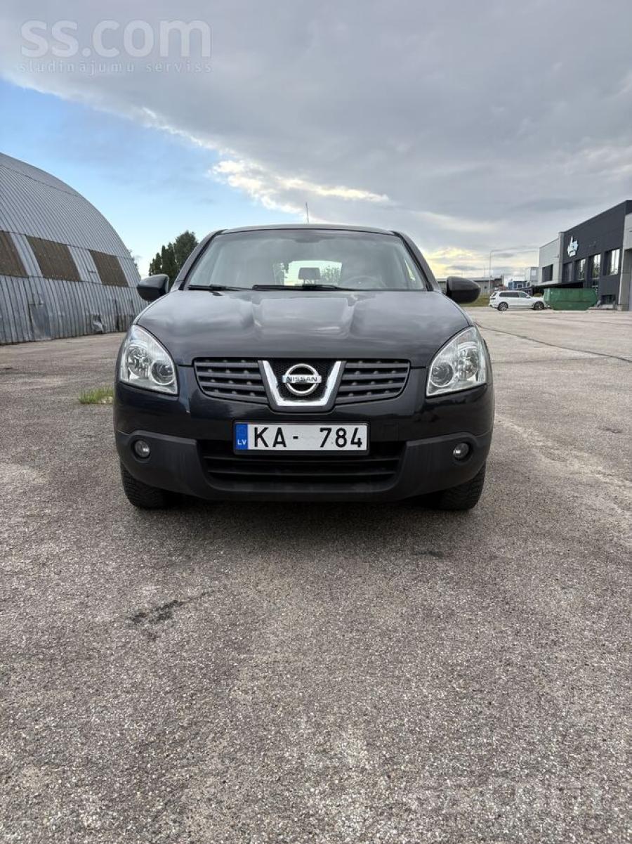 Melns Nissan Qashqai 2008 Cēsis, ar dzinēja tilpumu 1.50 L un nobraukumu 285 tūkst. km par 3650 €, foto 1 vietnē AUTOMOTO.COM.LV